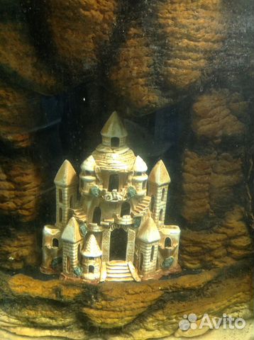 Продаю угловой аквариум