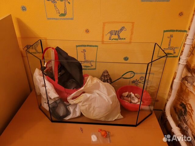 Продается аквариум объем примерно 50 литров